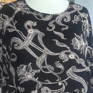 Tops | Trendy Floral Shortsleeve Slouch Top Xl | Poshmark